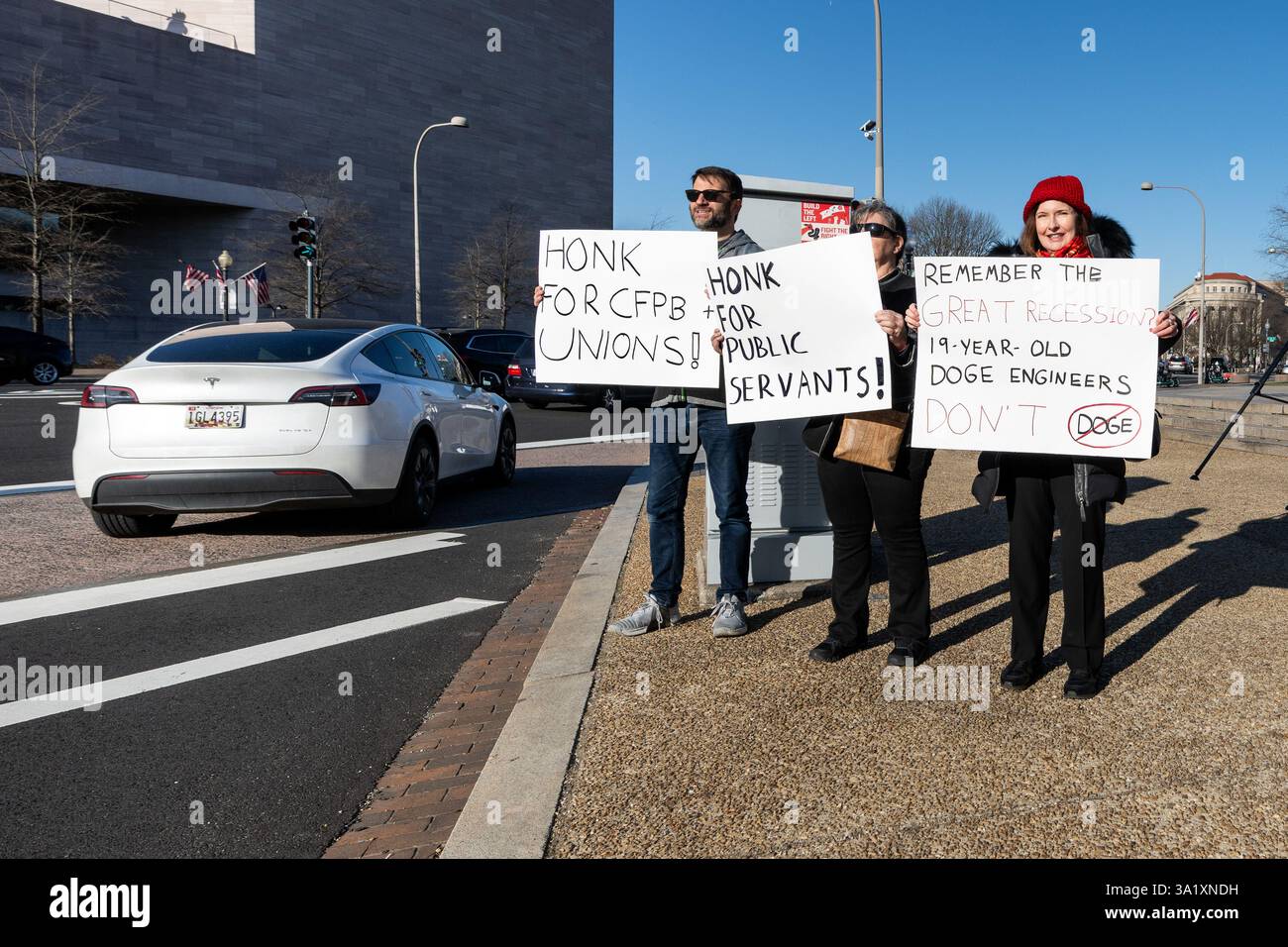 Washington dc driving circle hi-res stock photography and images - Alamy