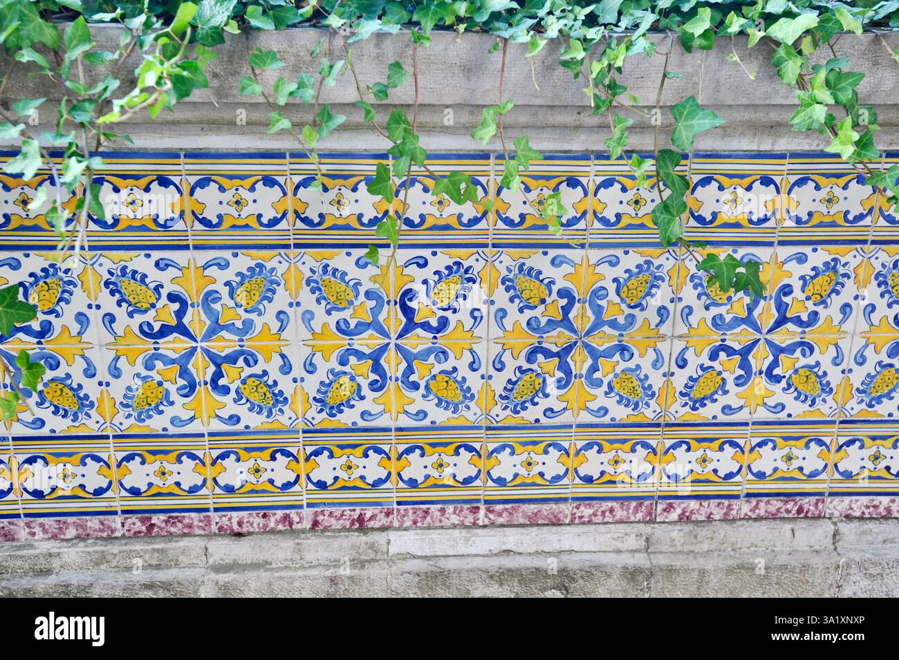Tiles portuguese art hi-res stock photography and images - Alamy