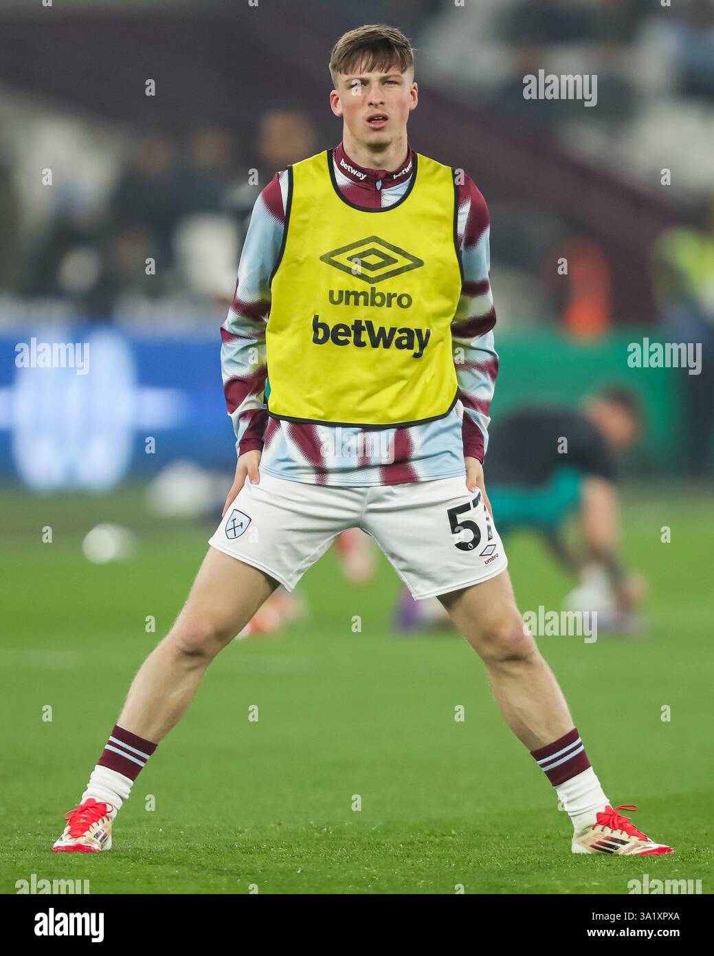 Oliver Scarles of West Ham United during the pre-game warmup ahead of ...