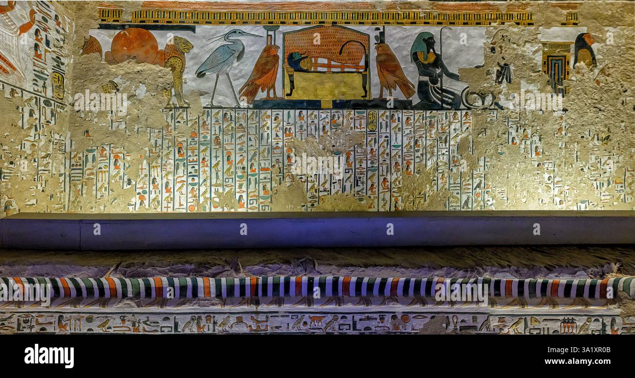 QV66 antechamber, west wall Nefertari's mummified body flanked by the ...