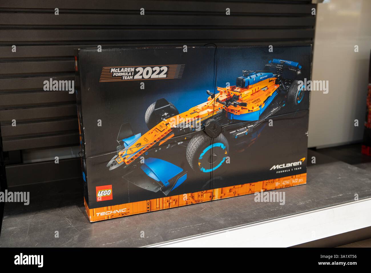 Building creativity with a McLaren Formula 1 racing car set from 2022 ...