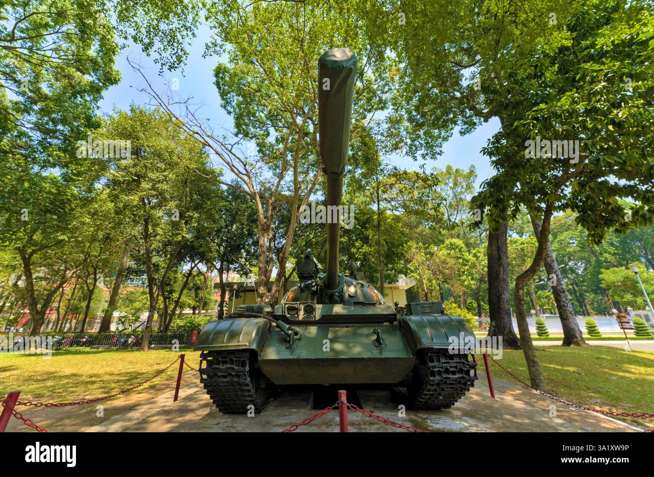 Tank monument at Reunification Palace in Ho Chi Minh City, Vietnam Stock Photo - Alamy