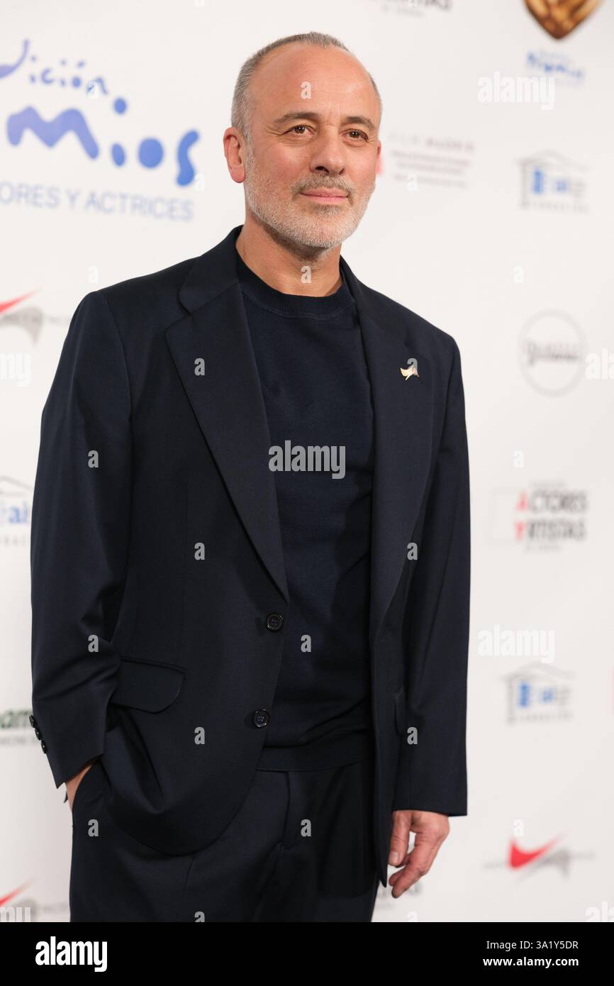 Javier Gutierrez attends the Union De Actores awards 2025 photocall at ...