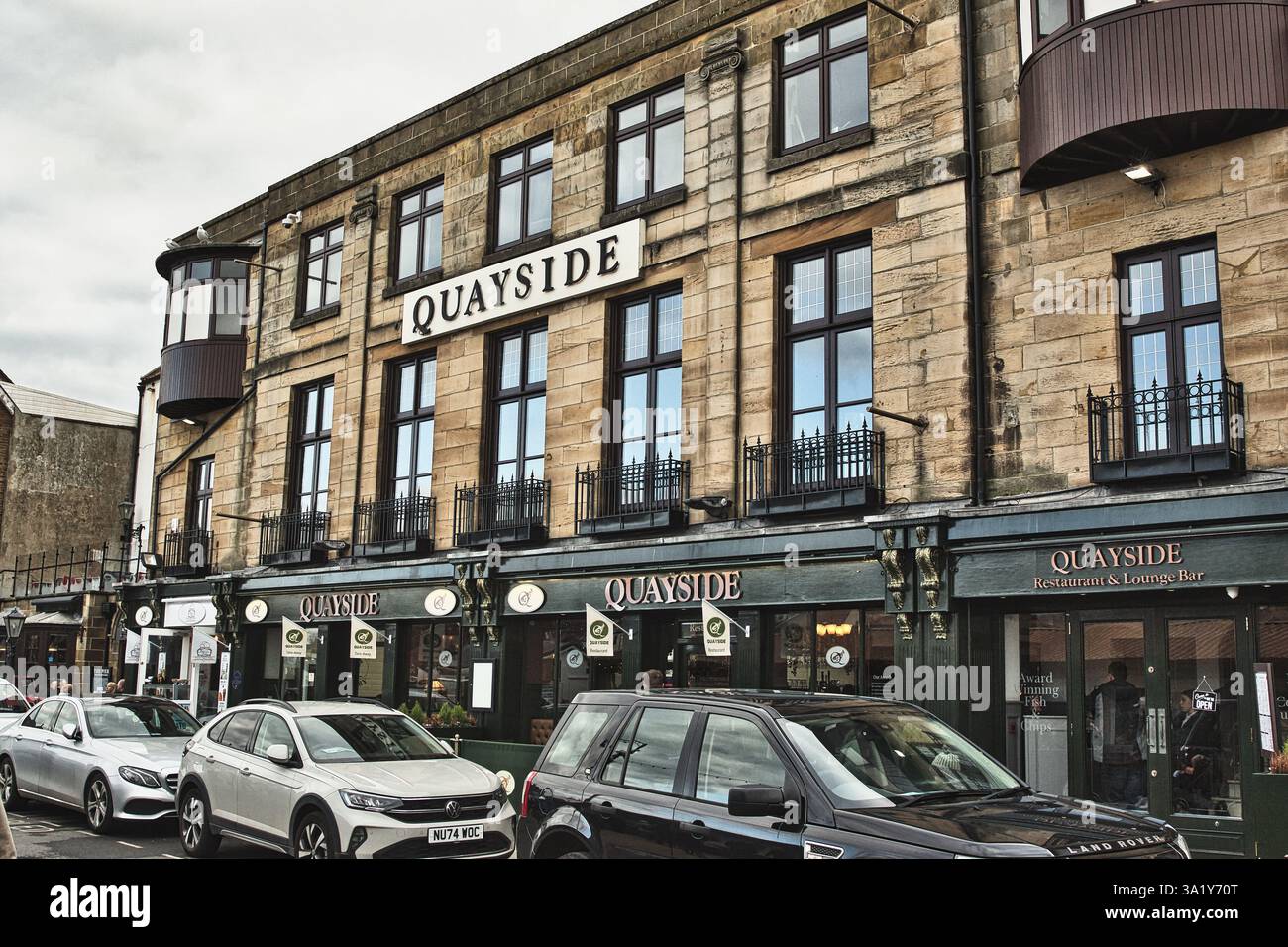 Windows on upper floors hi-res stock photography and images - Alamy