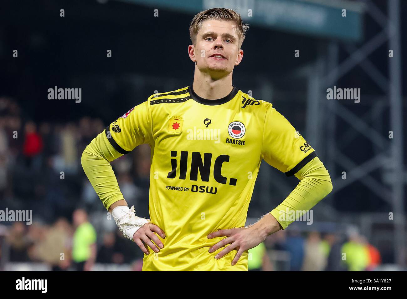 Rotterdam - Goalkeeper Calvin Raatsie of Excelsior Rotterdam during the ...