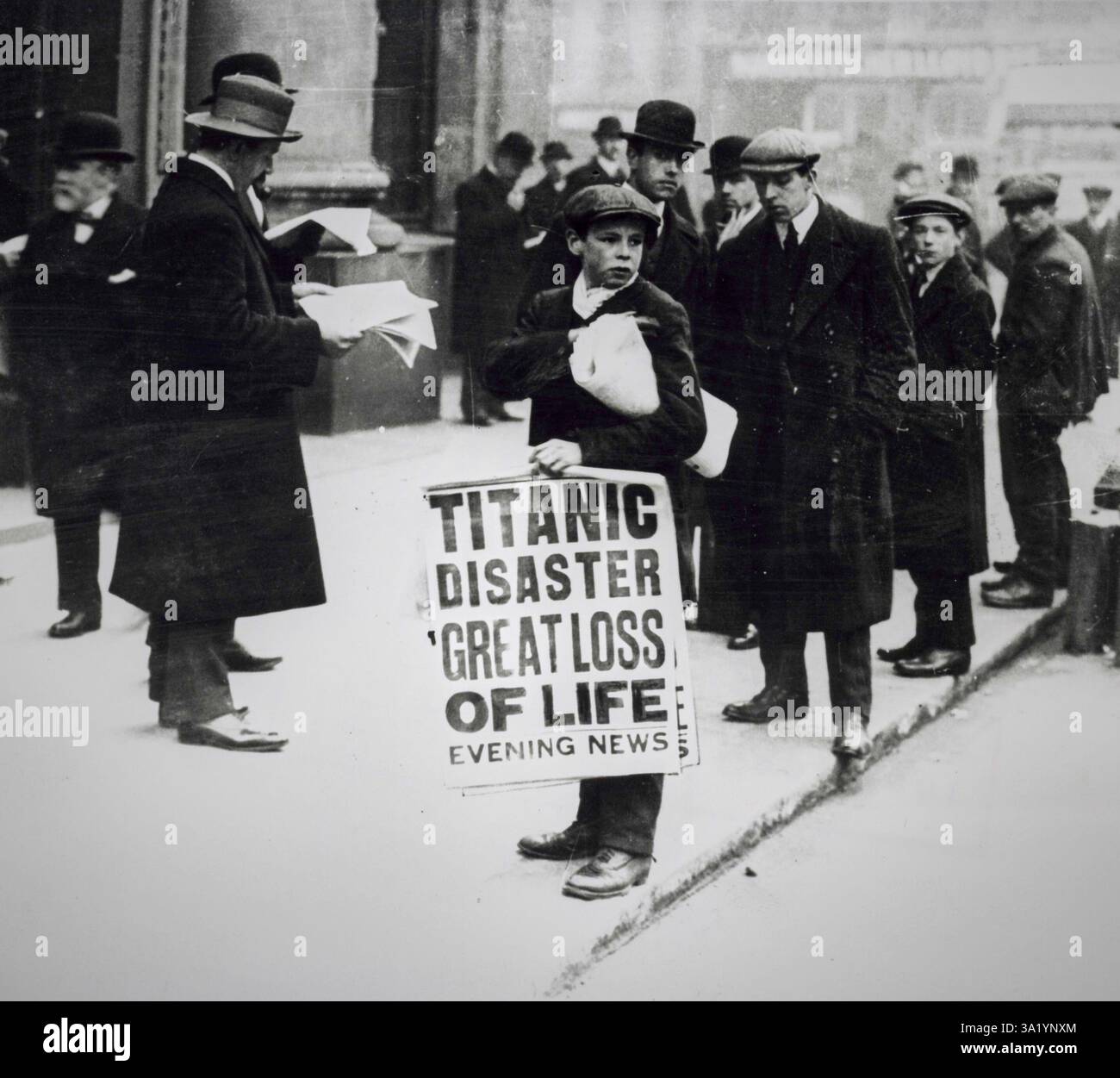 Newspaper boy with news of the Titanic disaster, 14 April 1912. Artist ...