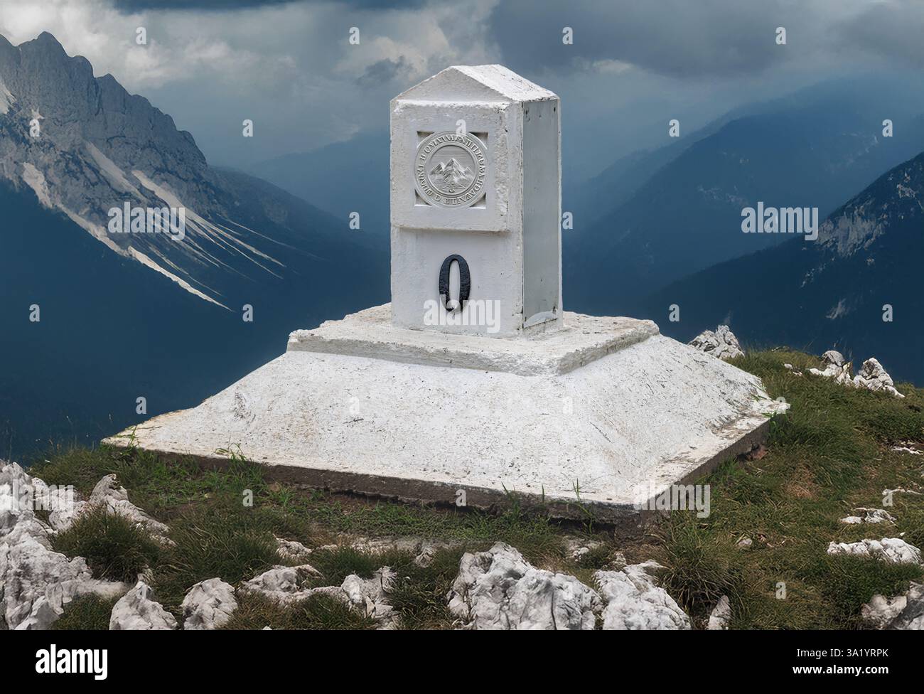 Zero milestone sign hi-res stock photography and images - Alamy