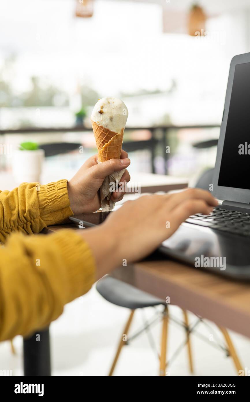 A perfect workday as I enjoy my ice cream while working on my laptop ...