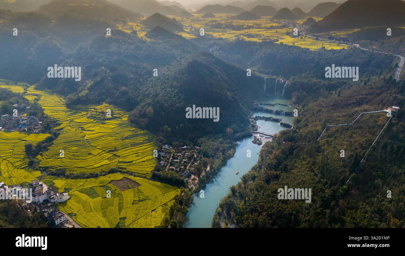 (250311) -- LUOPING, March 11, 2025 (Xinhua) -- An aerial drone photo ...