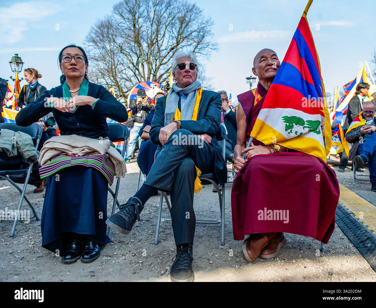 From left, Tencho Gyatso, President of the International Campaign for Tibet, Richard Gere and ...