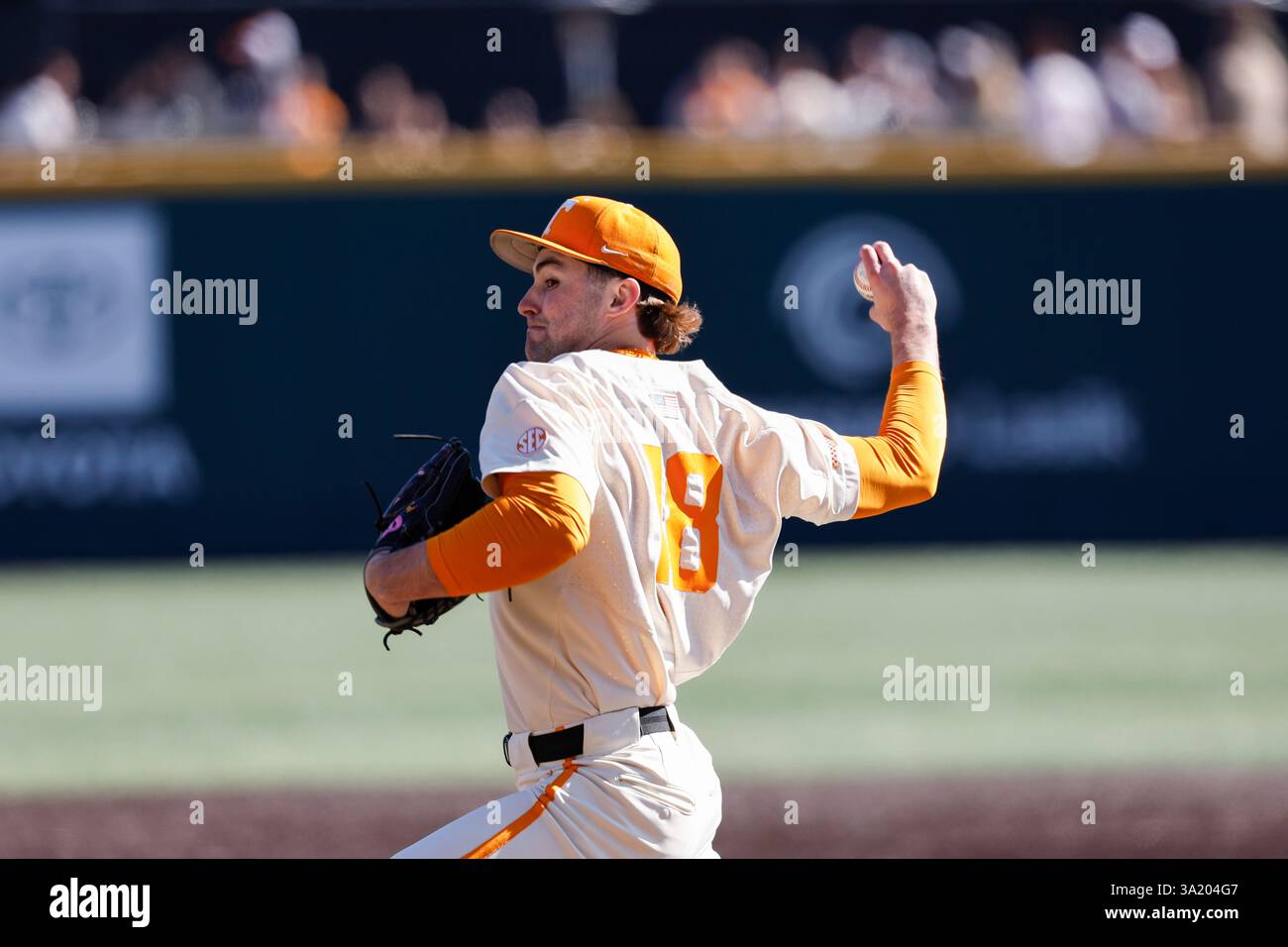 Tennessee Volunteers relief pitcher Austin Breedlove (18) in action ...