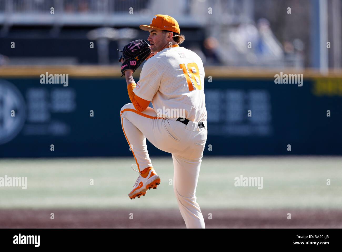 Tennessee Volunteers relief pitcher Austin Breedlove (18) in action ...