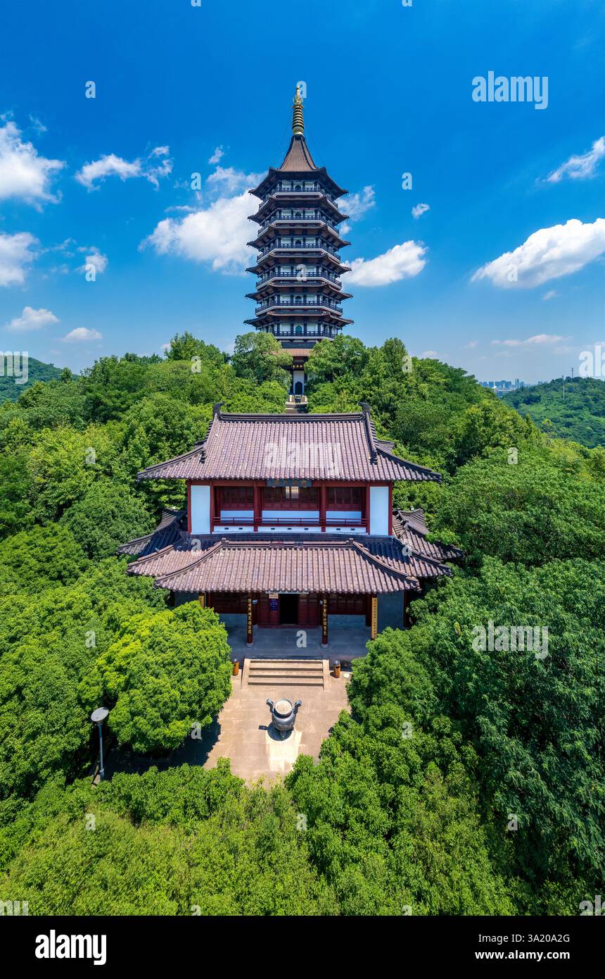 Yonghe Tower, Shaoxing, Zhejiang, China Stock Photo - Alamy