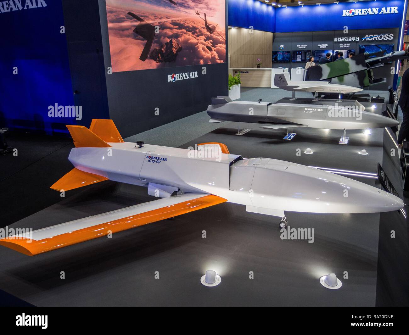 Busan, South Korea - 26. Feb.2025: Korean Air KUS-RP Expendable ...