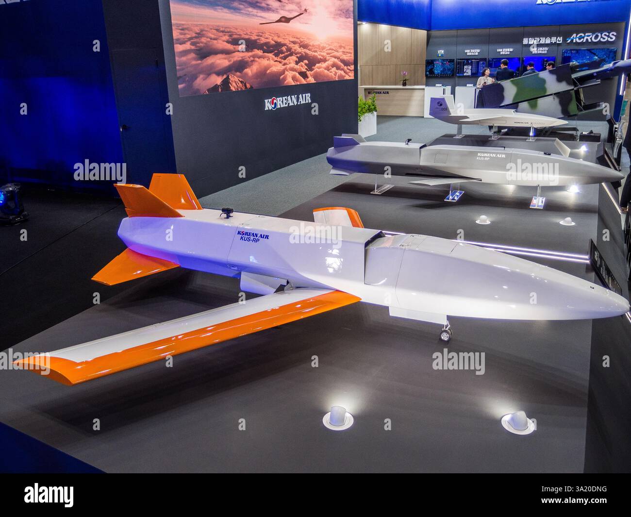 Busan, South Korea - 26. Feb.2025: Korean Air KUS-RP Expendable ...