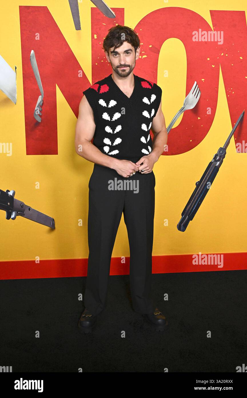 Evan Hengst bei der Premiere des Kinofilms Novocaine / Mr. No Pain im ...