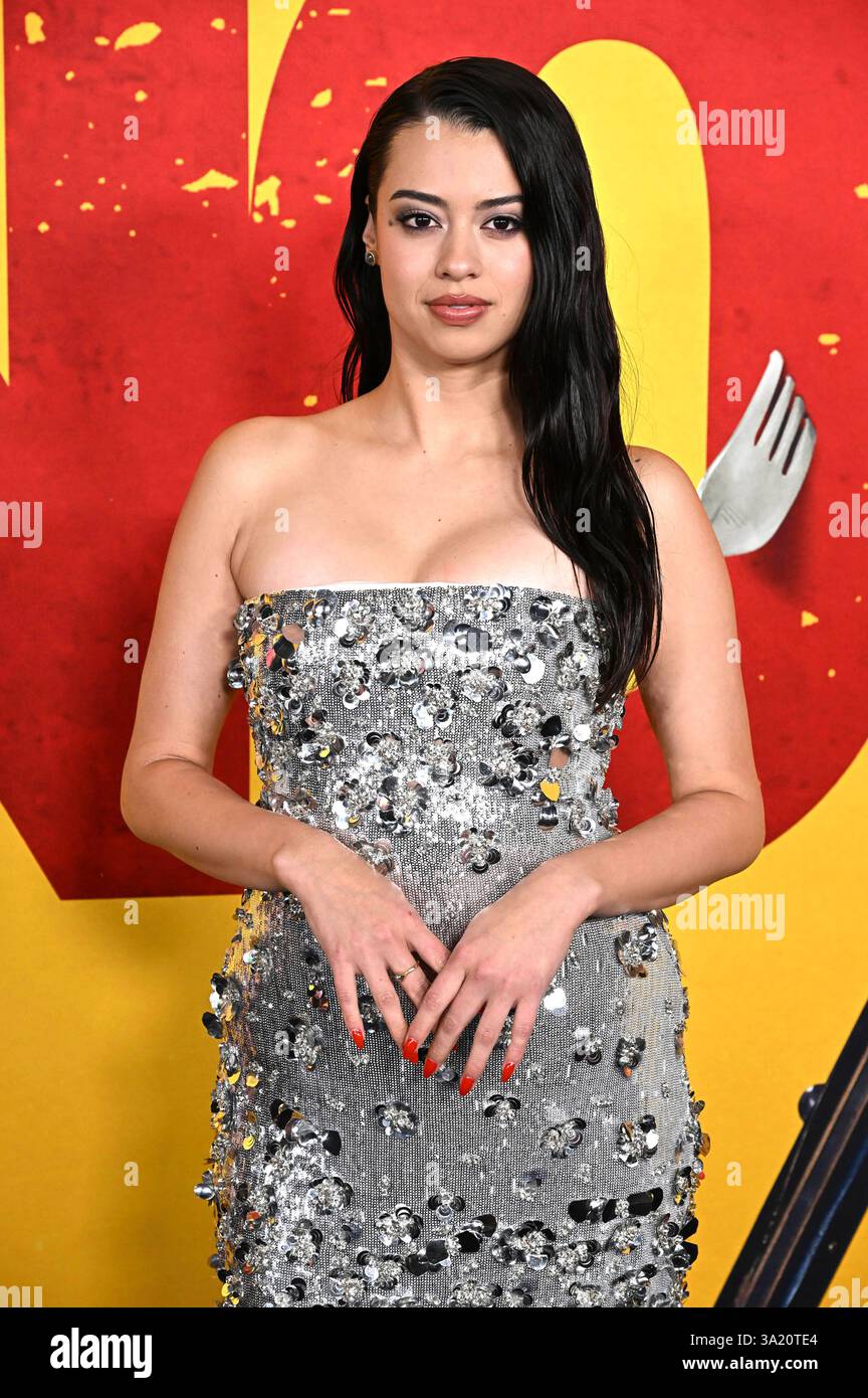 Amber Midthunder bei der Premiere des Kinofilms Novocaine / Mr. No Pain ...