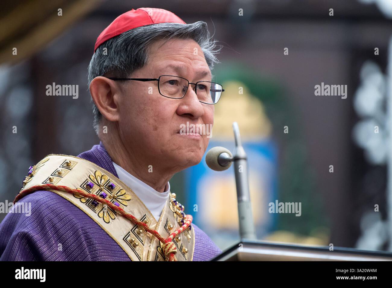 Filipino cardinal hi-res stock photography and images - Alamy