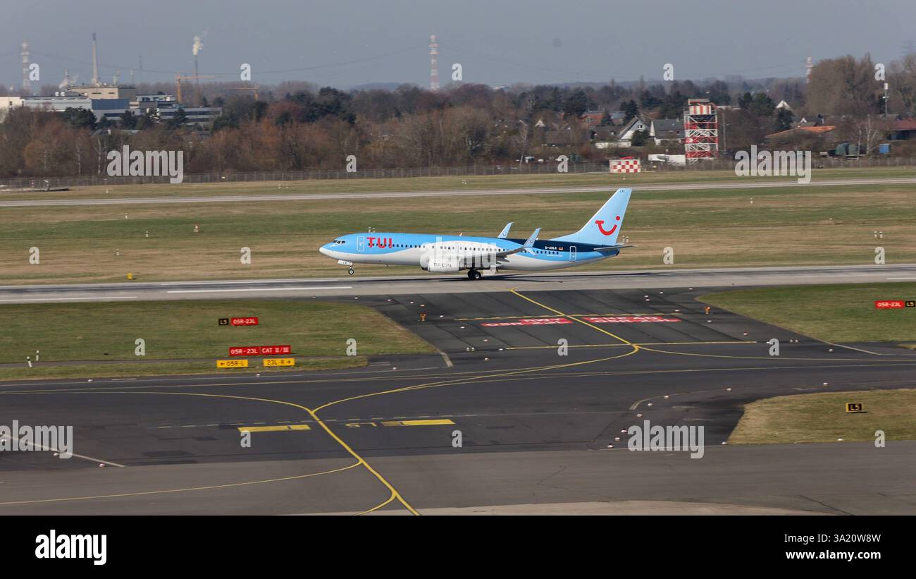 D-AHLK TUIfly Boeing 737-8K5 am Flughafen Düsseldorf. DUS EDDL ...