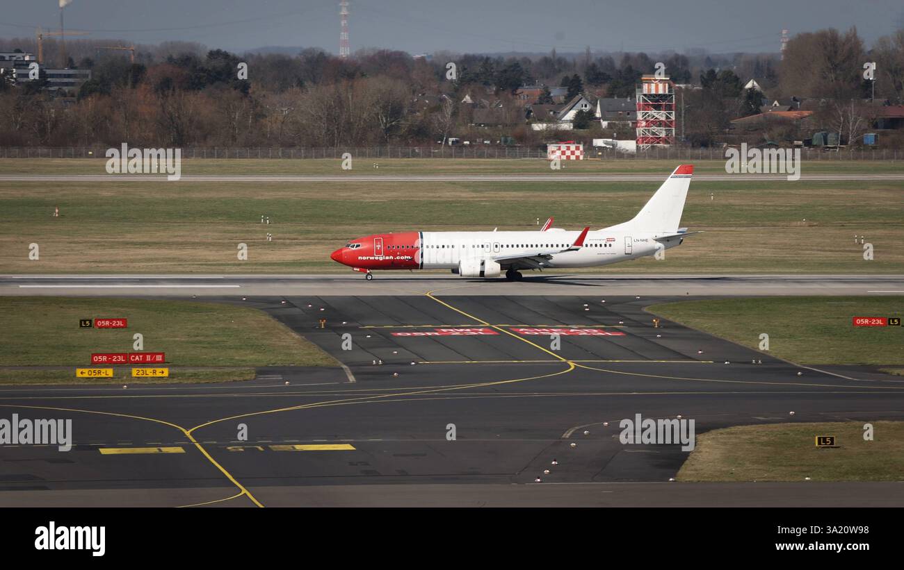 LN-NHE Norwegian Air Shuttle AOC Boeing 737-8JP am Flughafen Düsseldorf ...