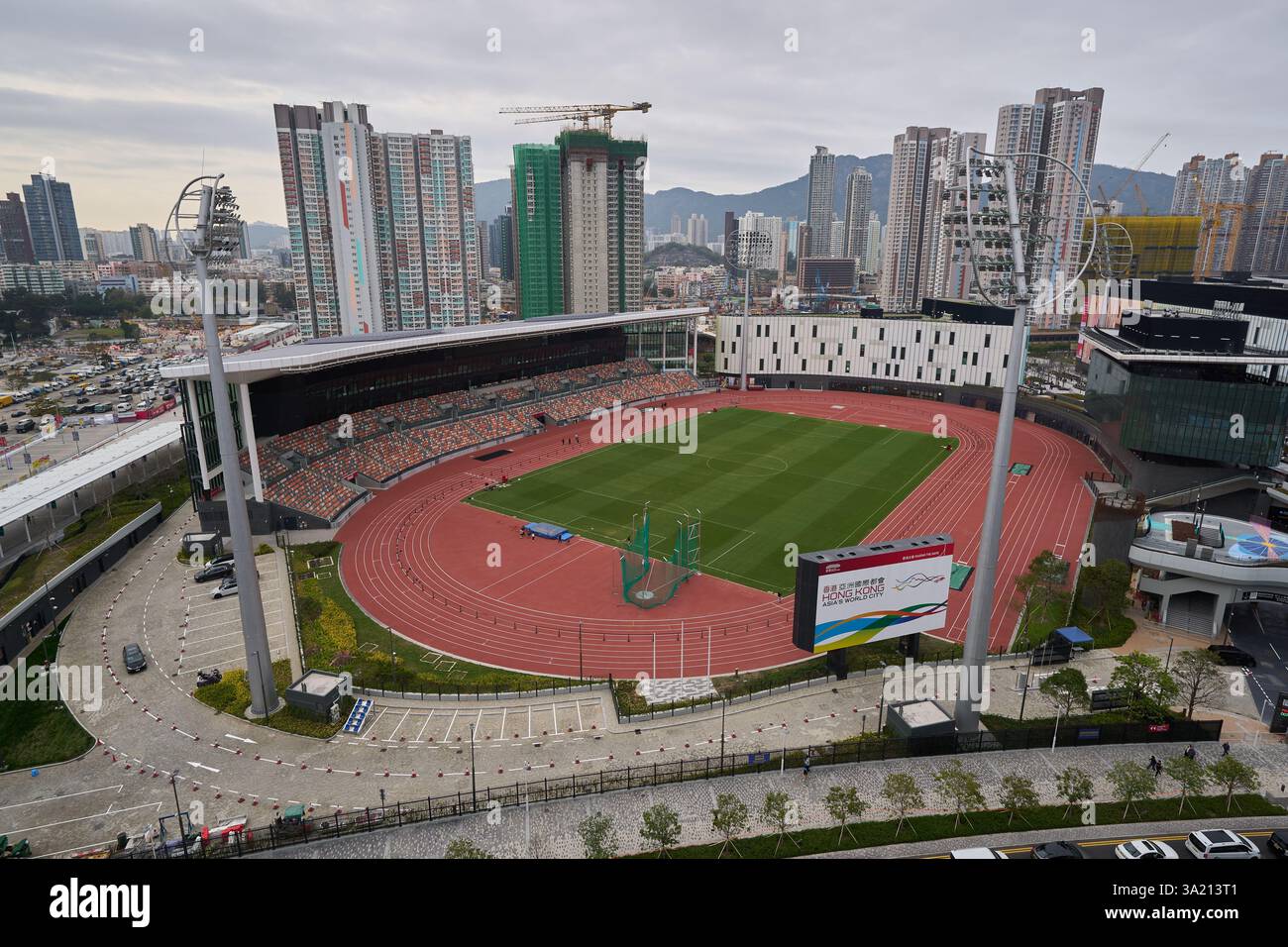 Kai tak youth sports ground interior hi-res stock photography and ...
