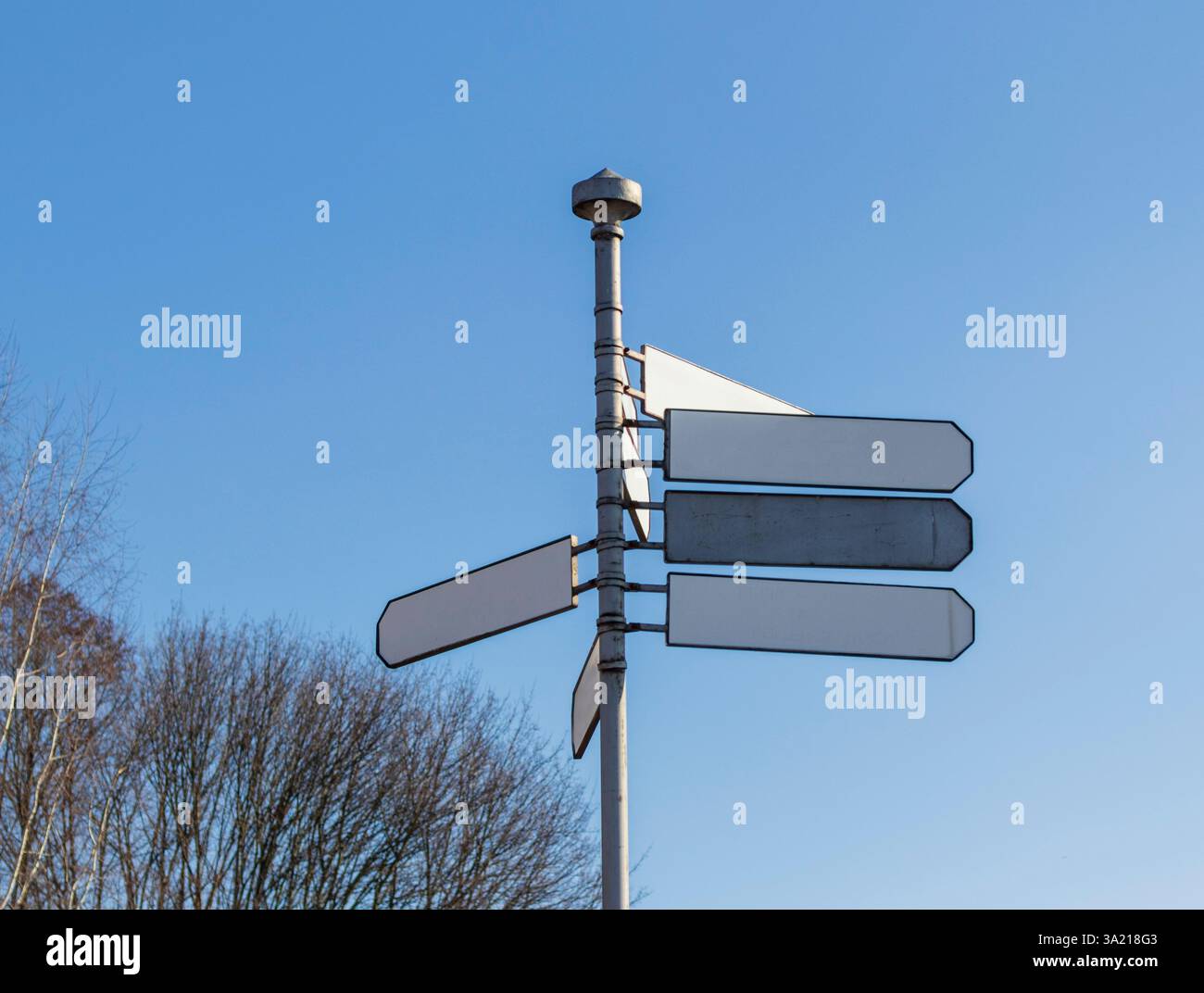 Directional location symbols hi-res stock photography and images - Alamy