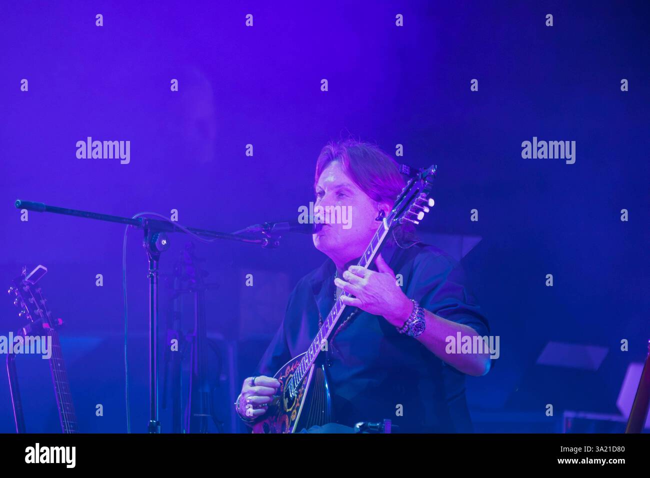 Italian singer Music Concert - Cristiano De Andre - De Andre canta De ...