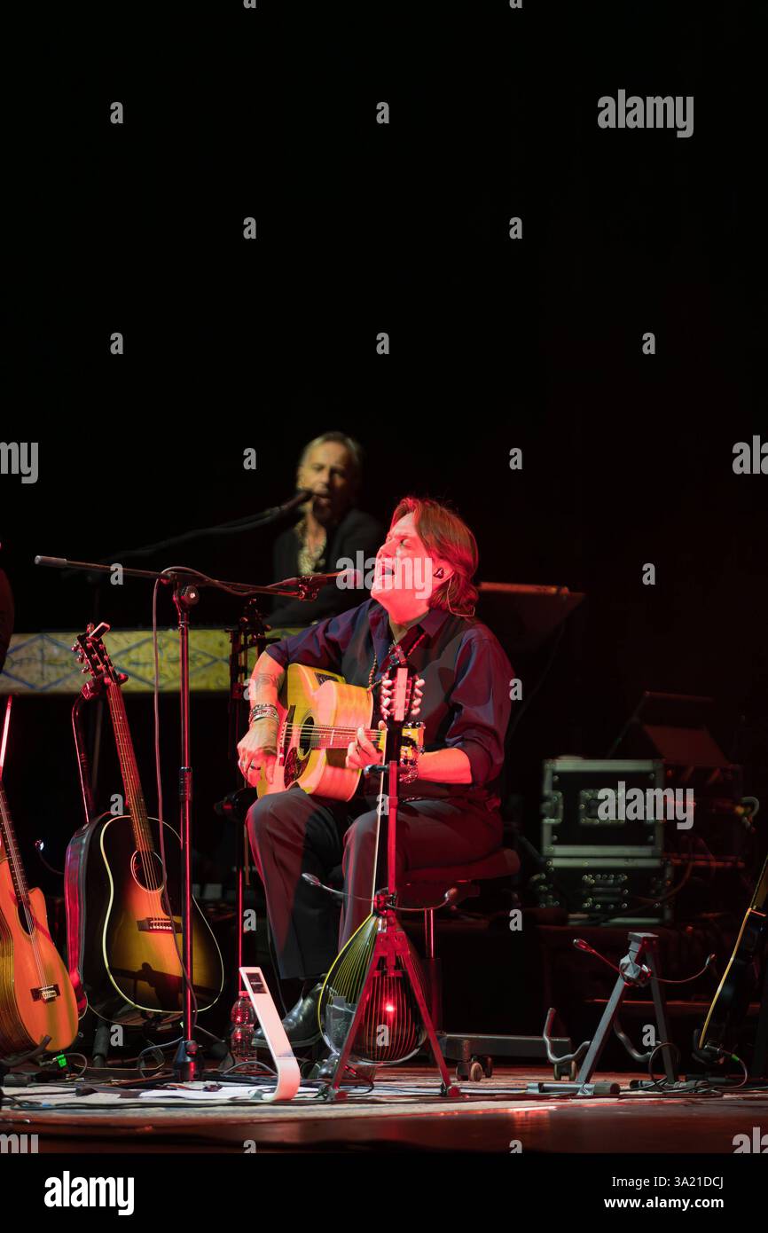 Italian singer Music Concert - Cristiano De Andre - De Andre canta De ...