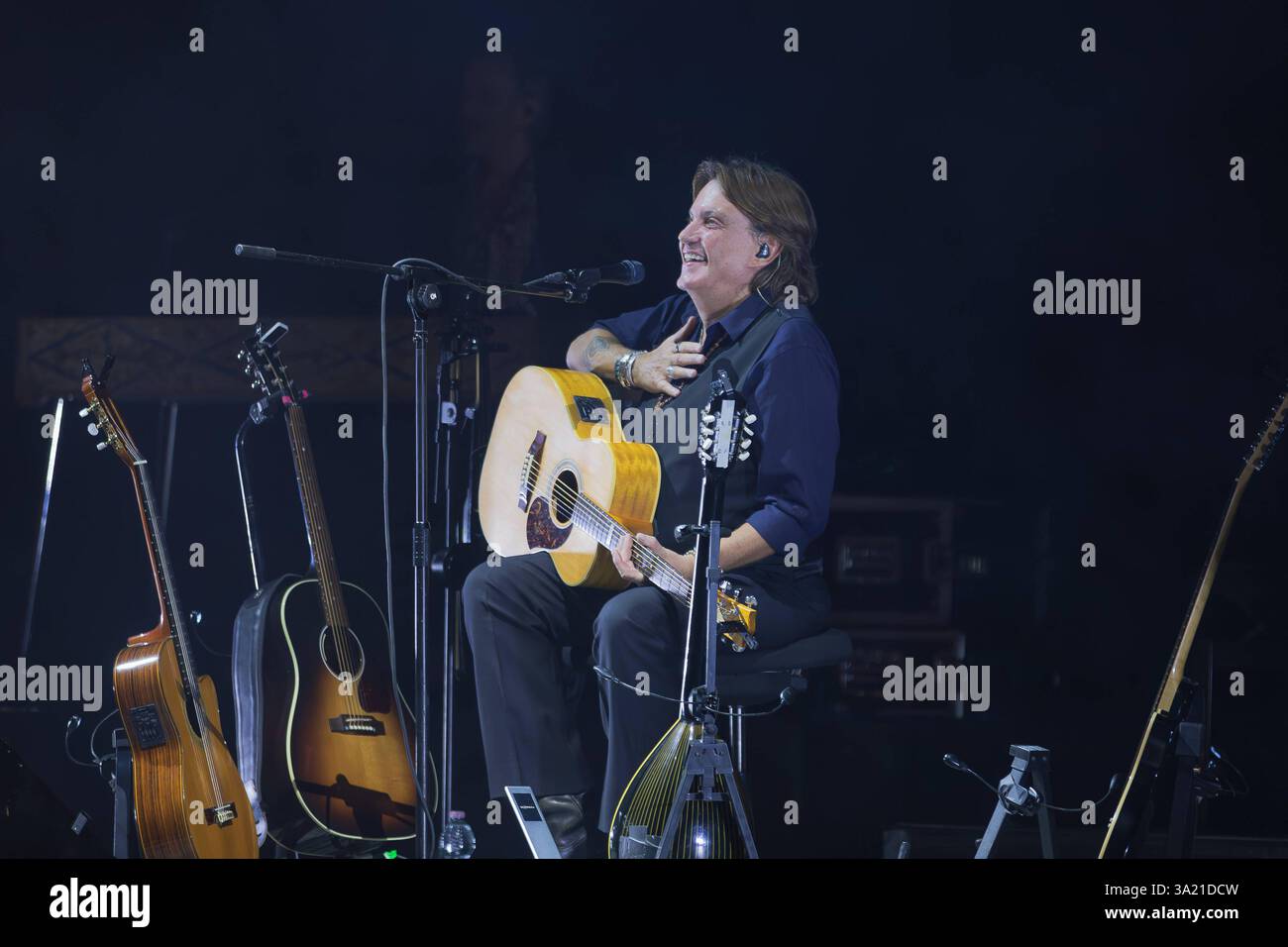 Italian singer Music Concert - Cristiano De Andre - De Andre canta De ...