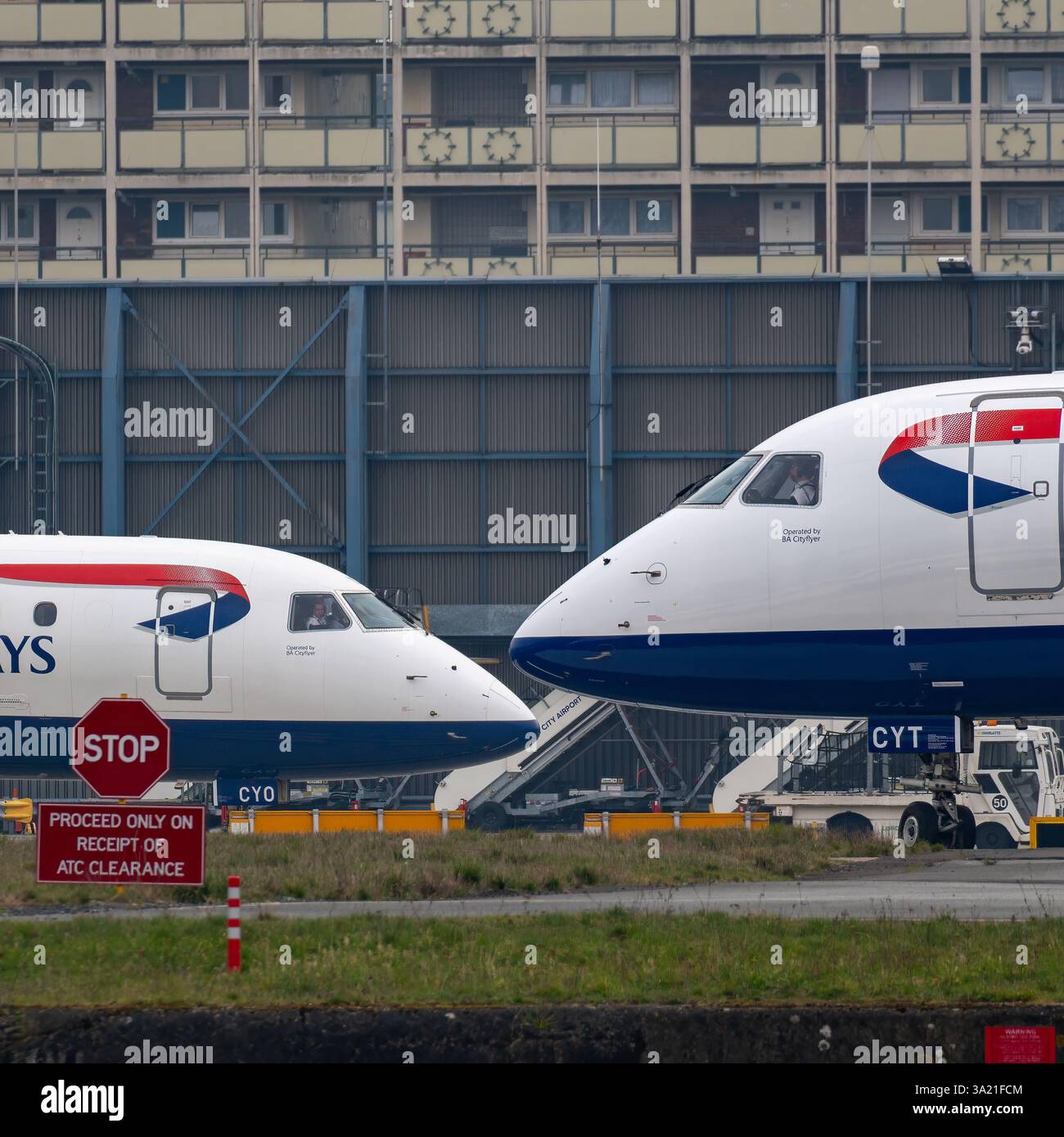 British airways embraer e190 hi-res stock photography and images - Alamy