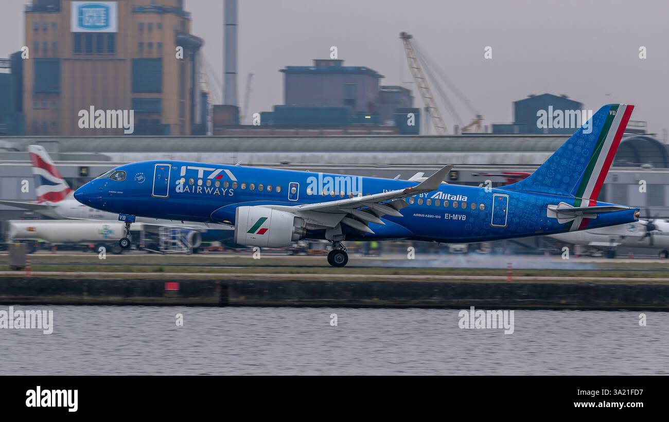 London City Airport - Airbus A220 ITA Airways Stock Photo - Alamy