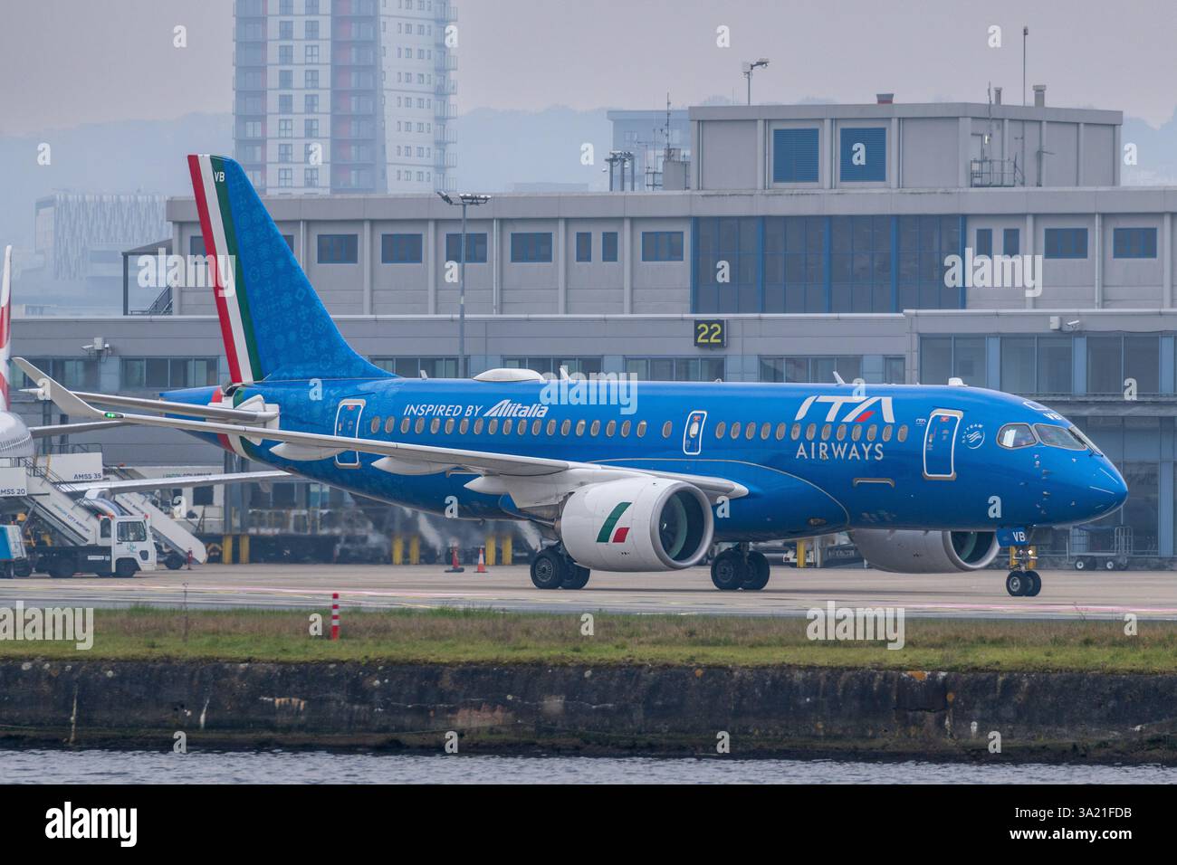 London City Airport - Airbus A220 ITA Airways Stock Photo - Alamy