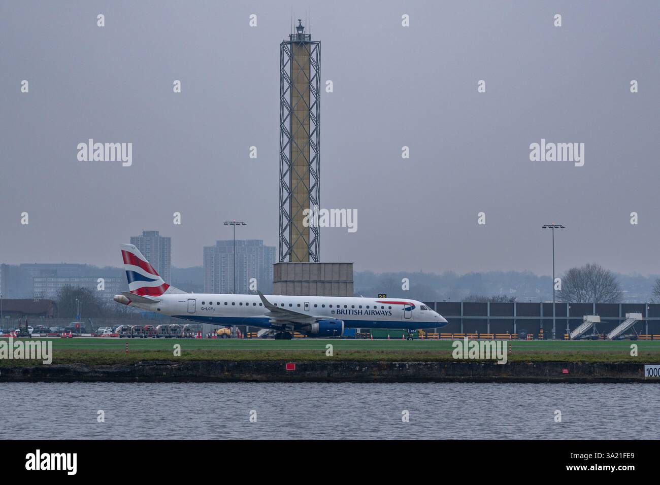 London City Airport - British Airways E190 Stock Photo - Alamy