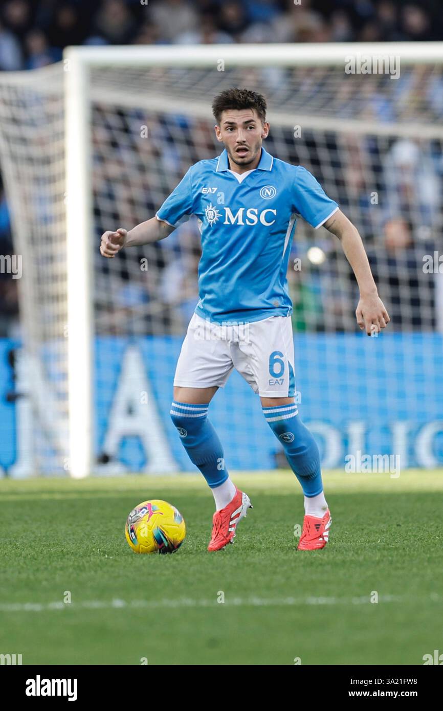 Napoli's Scottish midfielder Billy Gilmour controls the ball during the ...