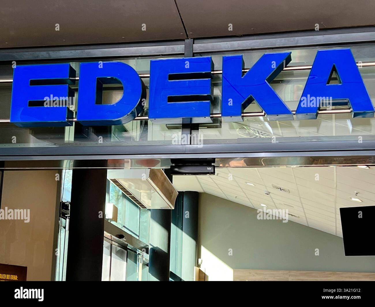 Aussenansicht Edeka Supermarkt Meyers Frischecenter Eingangsbereich mit ...