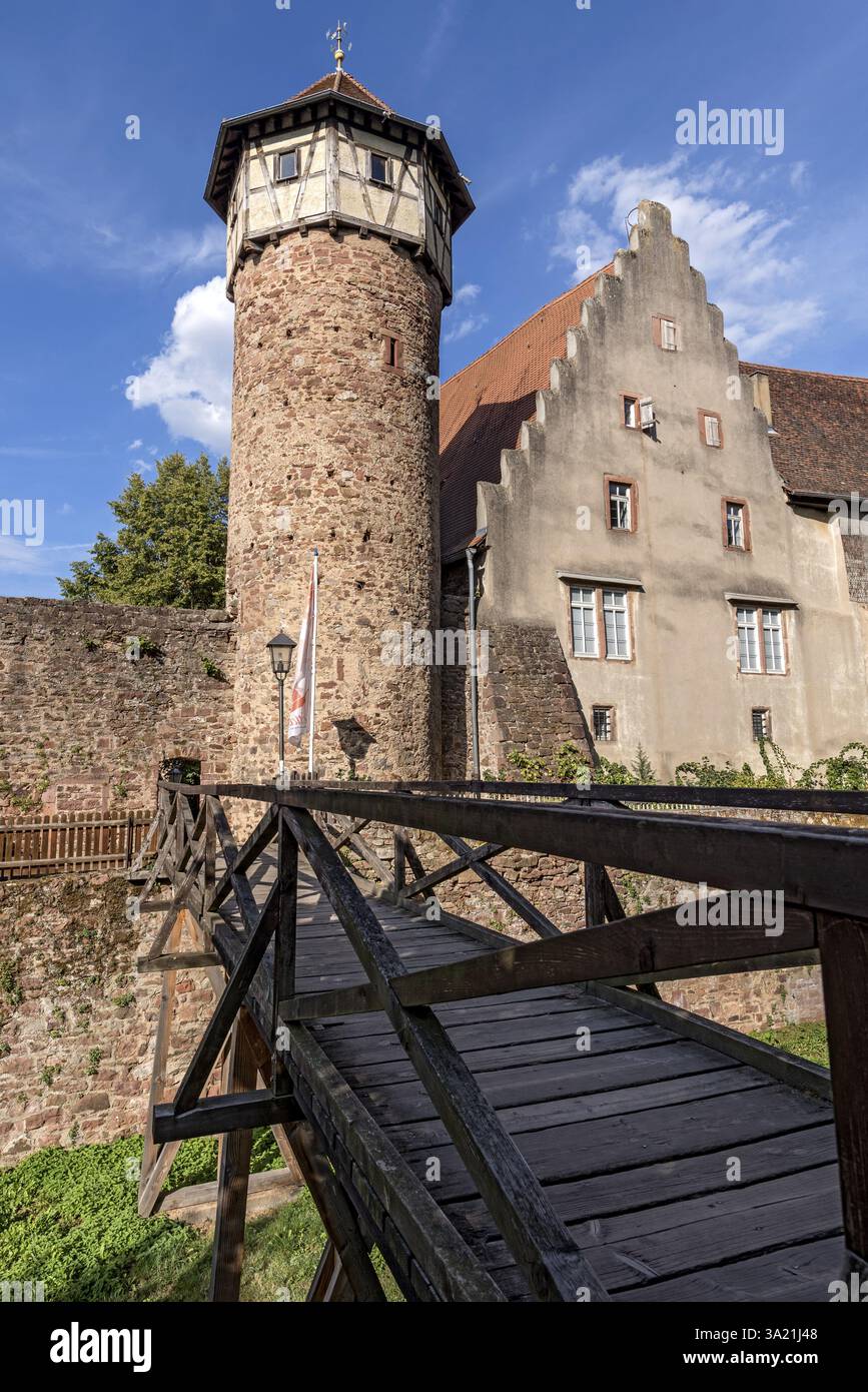 Thieves' tower with wooden bridge over the moat, moat, dungeon and ...
