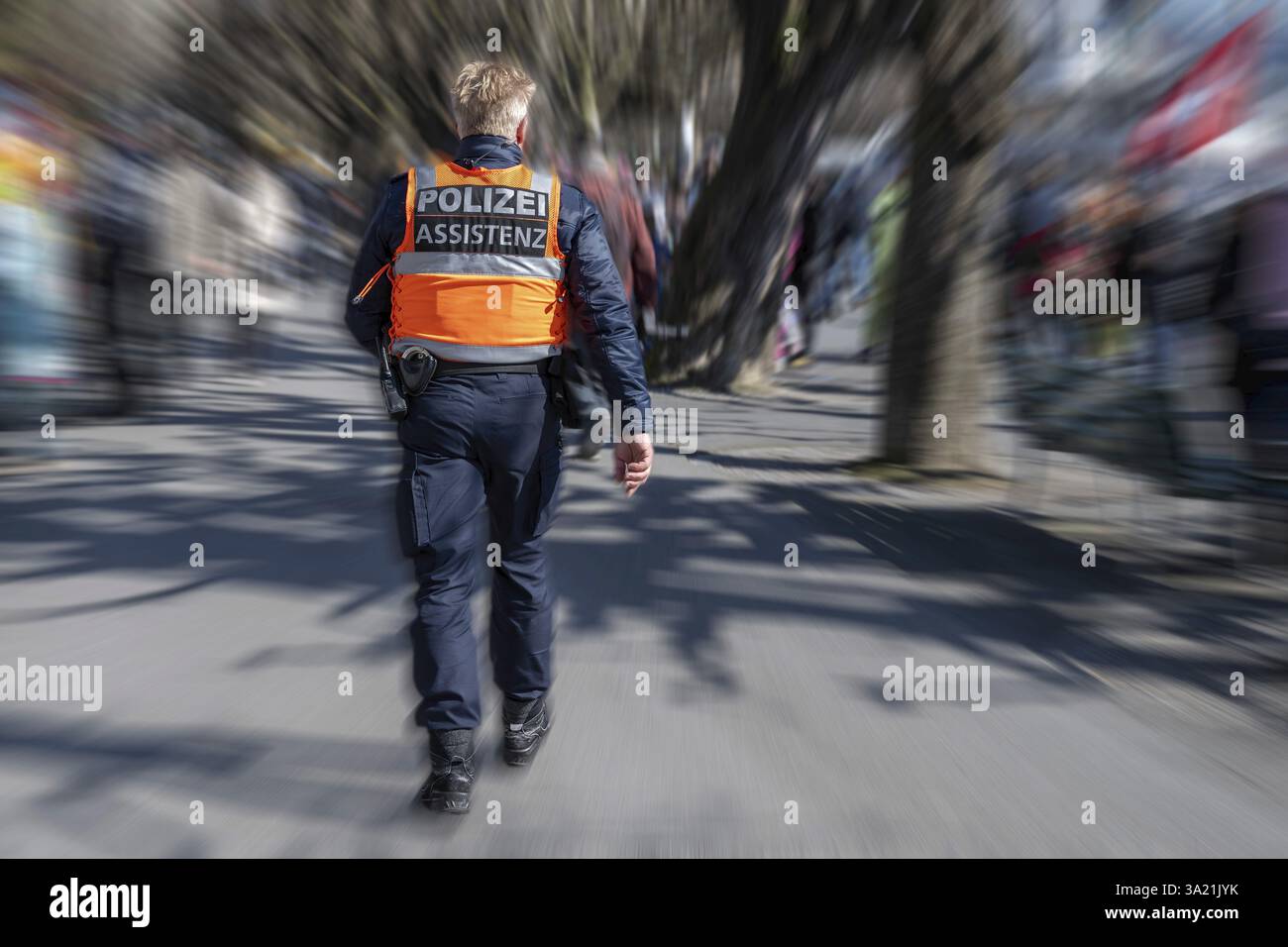 Mural police officer assistance police patrol Stock Photo - Alamy