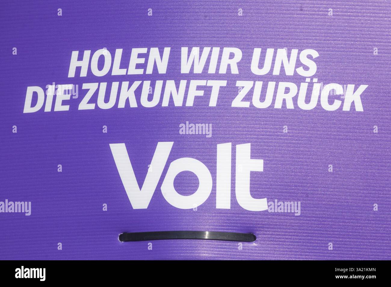 Election poster of the Volt party for the 2025 federal election, Bremen ...