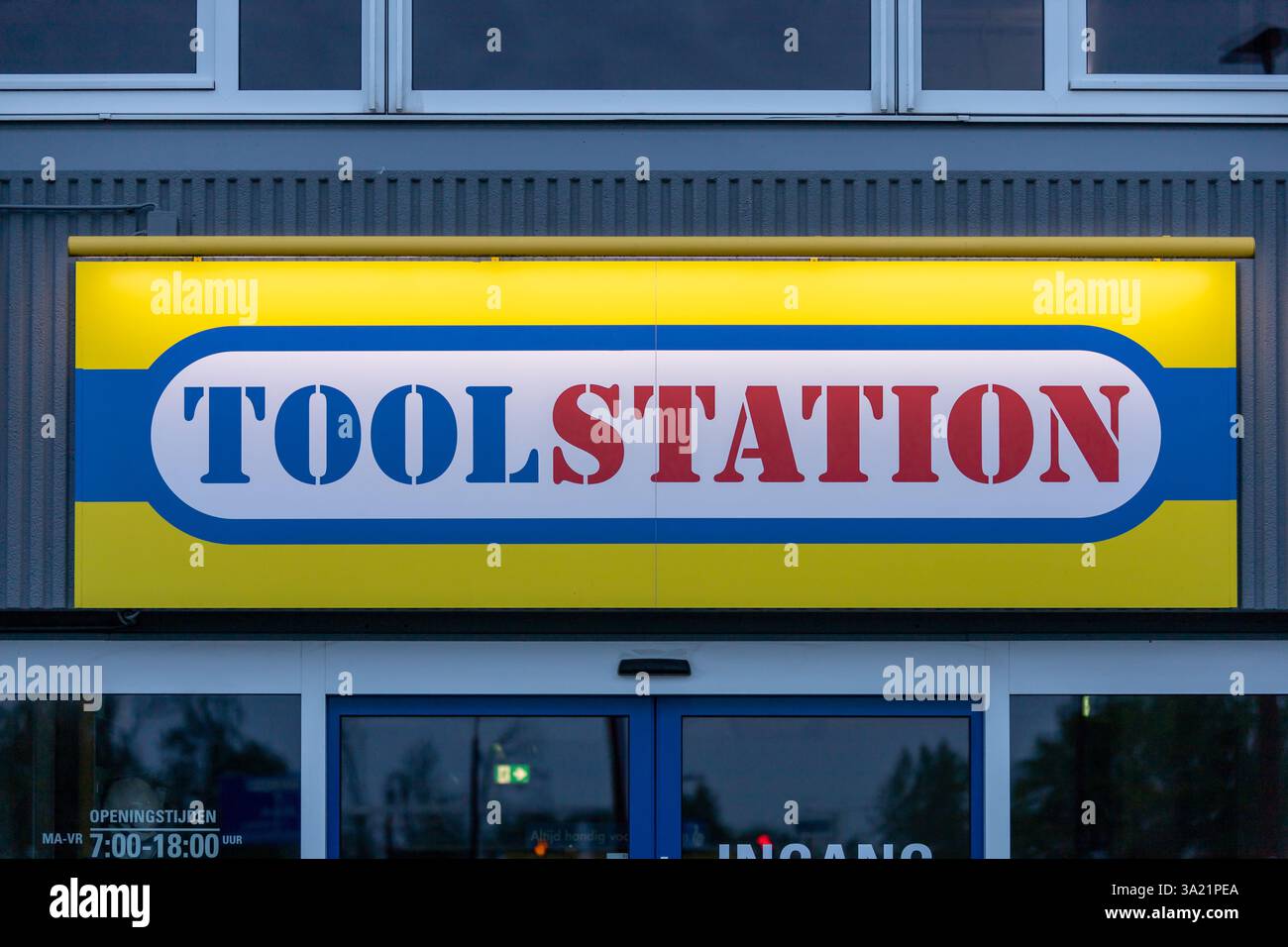 Toolstation front shop logo, hardware store Stock Photo - Alamy