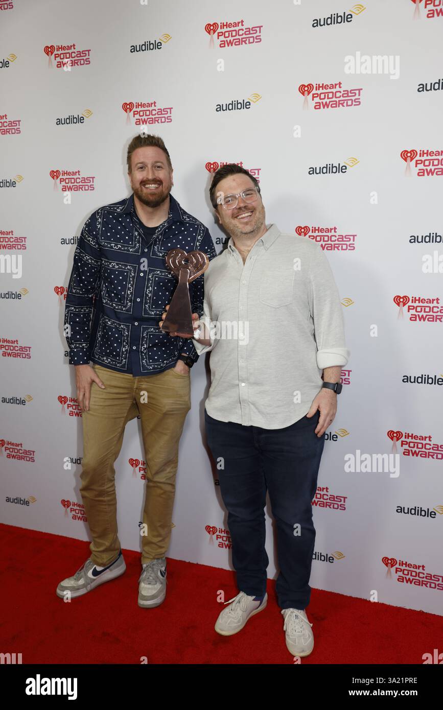 “Hardfork” hosts Kevin Roose and Casey Newton win Best Technology Podcast at the iHeart Podcast ...