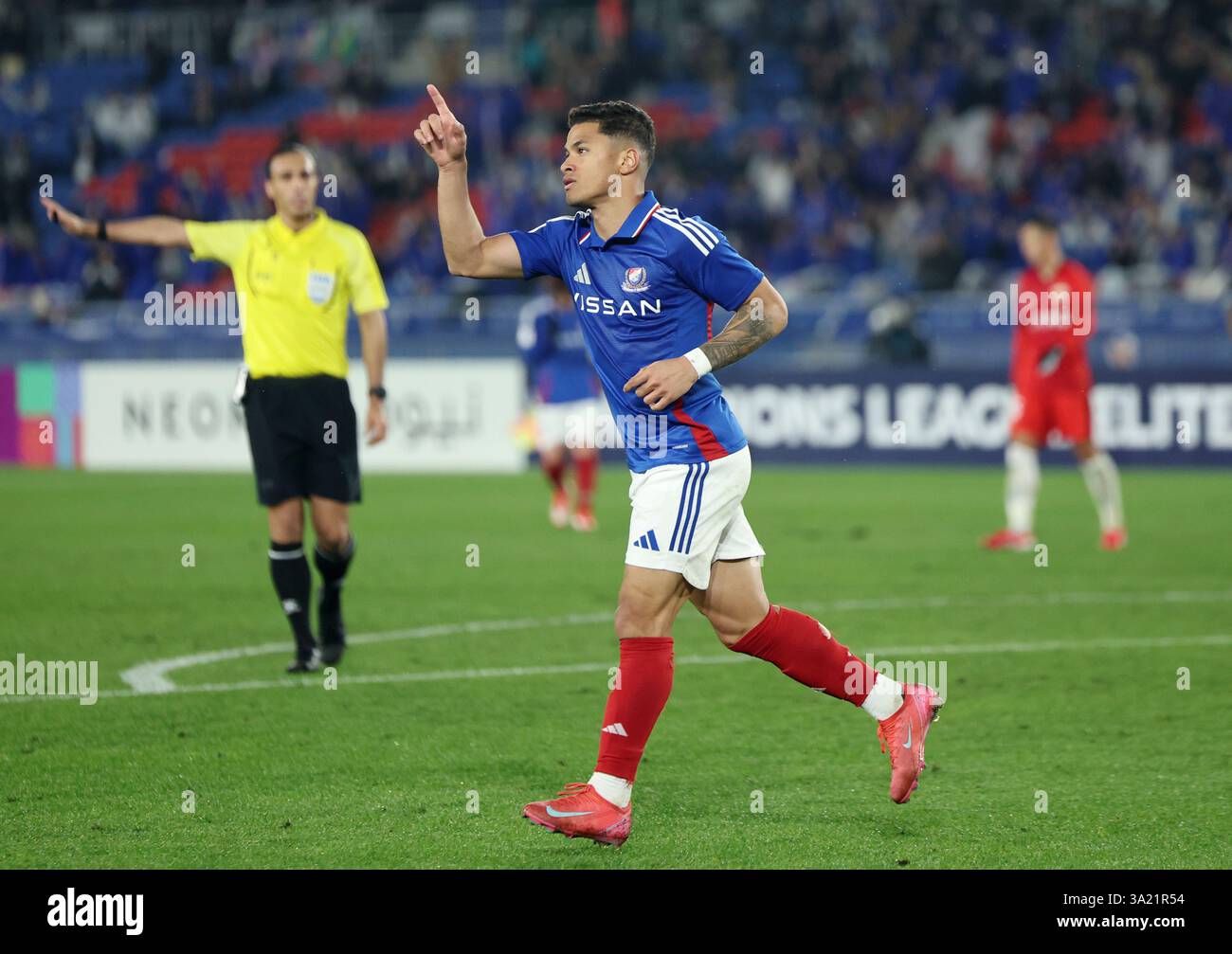 (250311) -- YOKOHAMA, March 11, 2025 (Xinhua) -- Yan Matheus of ...