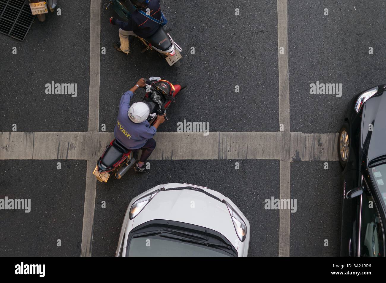 Traffic light intersection thai people hi-res stock photography and ...