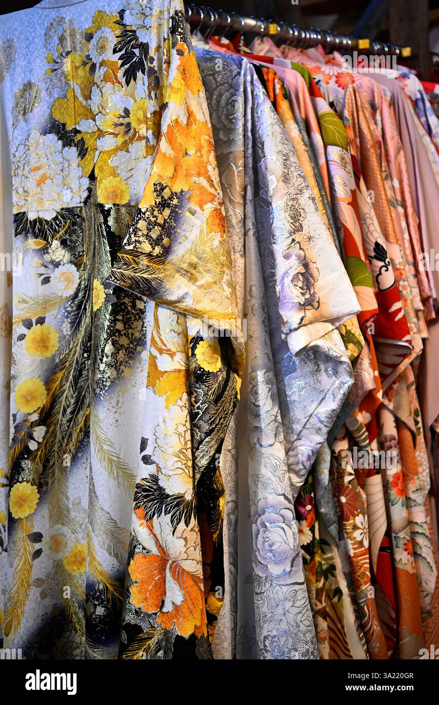 Shopping for Kimono and accessories Japan Stock Photo - Alamy