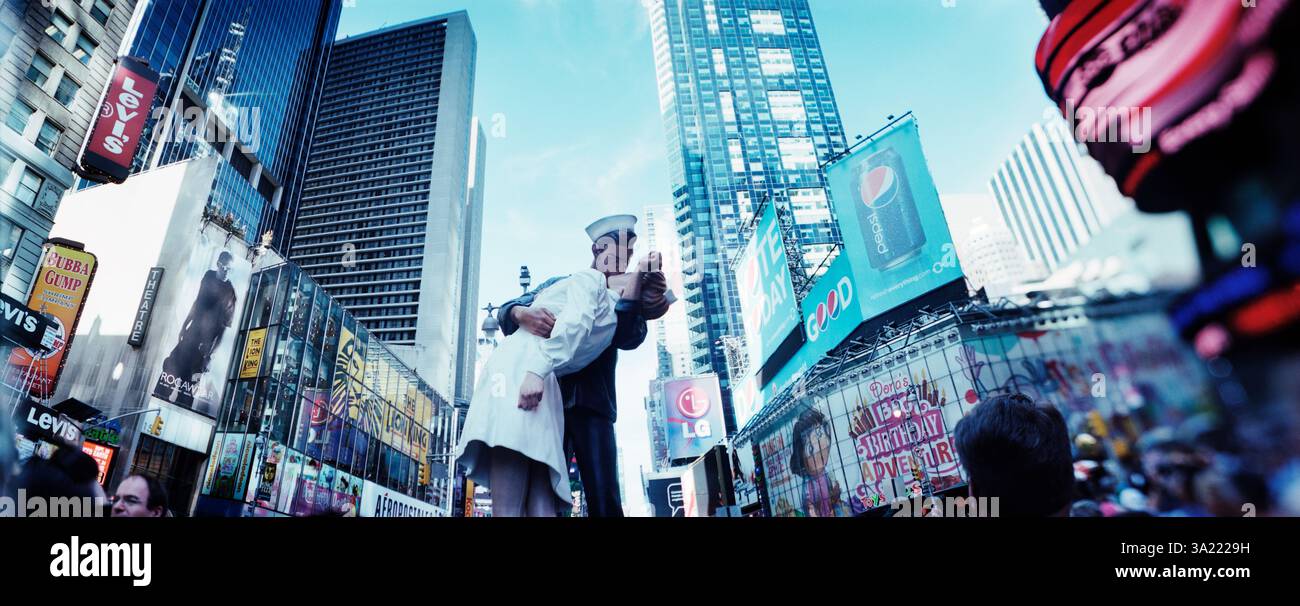Panoramic view of Sculpture in a city, V-J Day, World War Memorial II ...