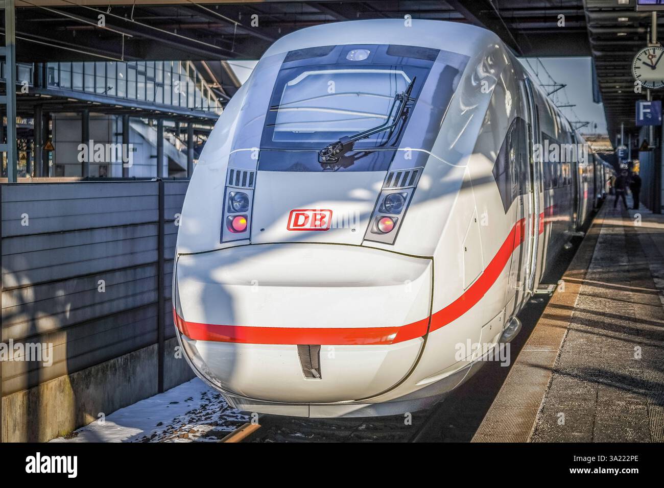 Deutschland, Europa ICE, Deutsche Bahn, DB, Bahnhof, Bahnsteig ...