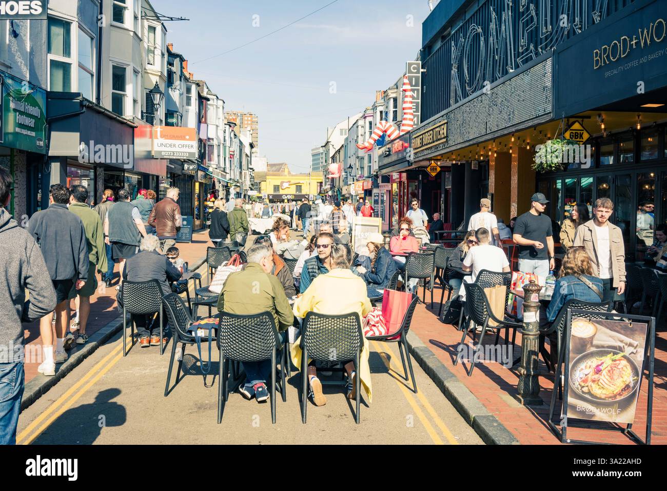 Street life in Brighton, East Sussex, England, UK Stock Photo - Alamy