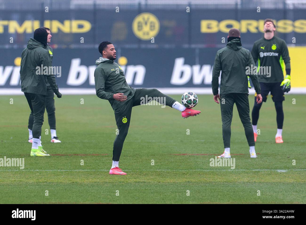 Dortmund, Deutschland. 11th Mar, 2025. 11.03.2025, Abschlusstraining ...