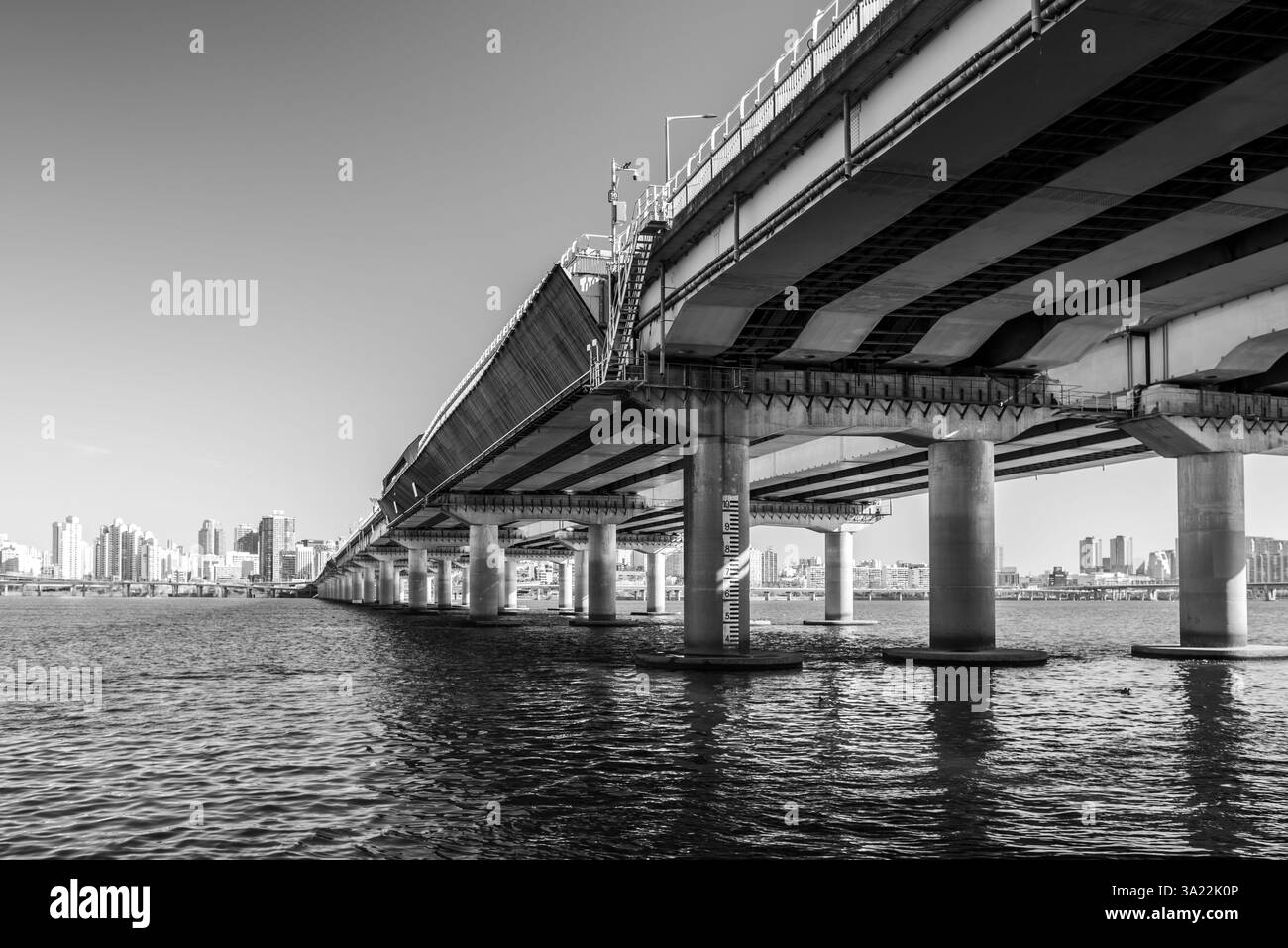 Han river Hangang and urban cityscape of Seoul, capital of South Korea ...