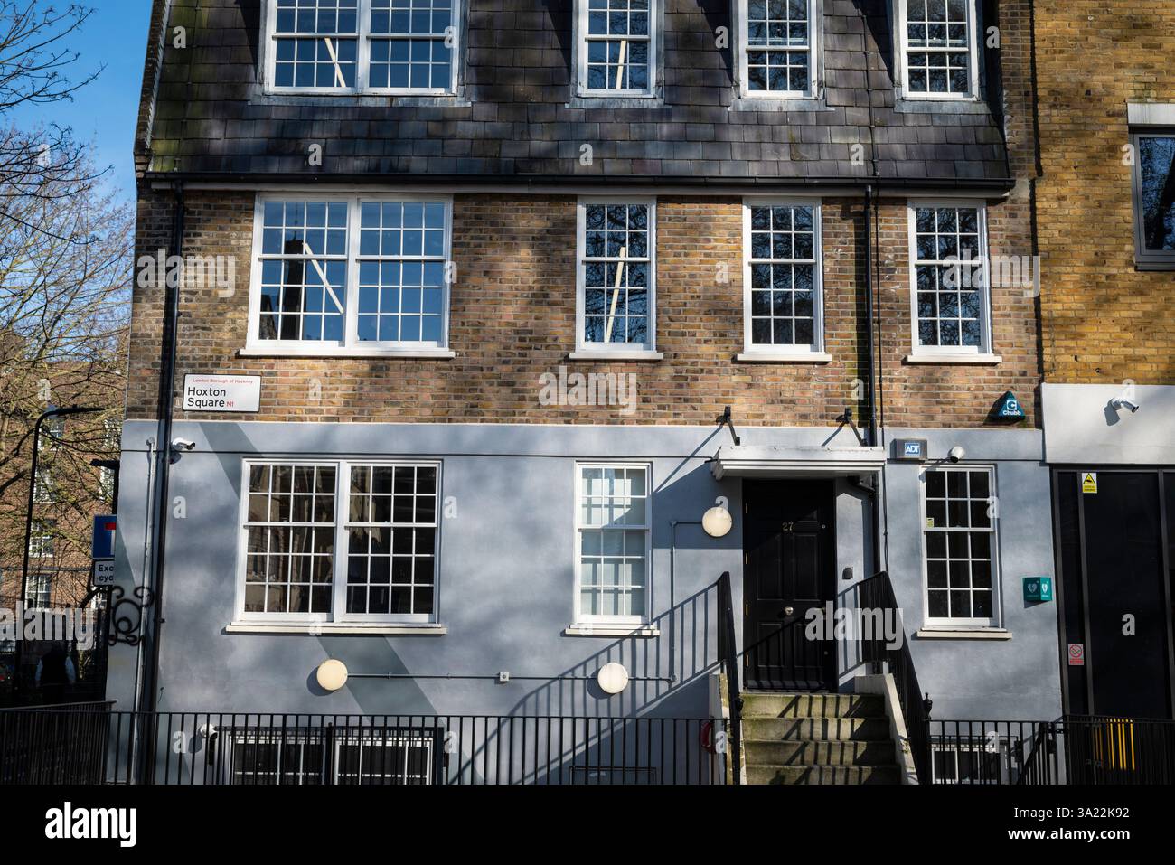 Hoxton square bar hi-res stock photography and images - Alamy