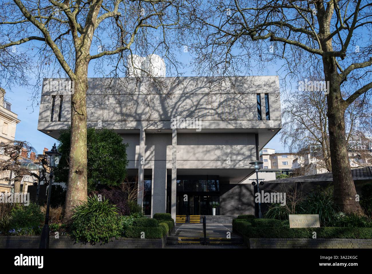 Royal College of Physicians, Grade I listed building designed by ...